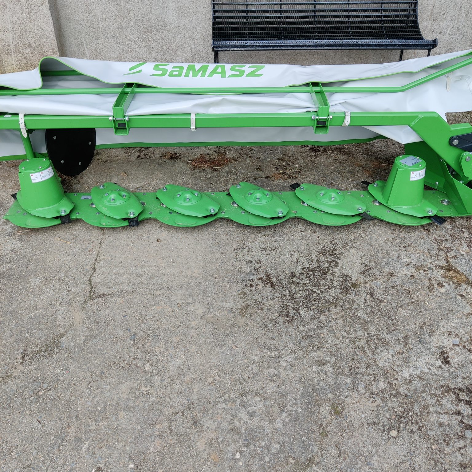 Samasz Samba 240 - Bernard Byrne Combines